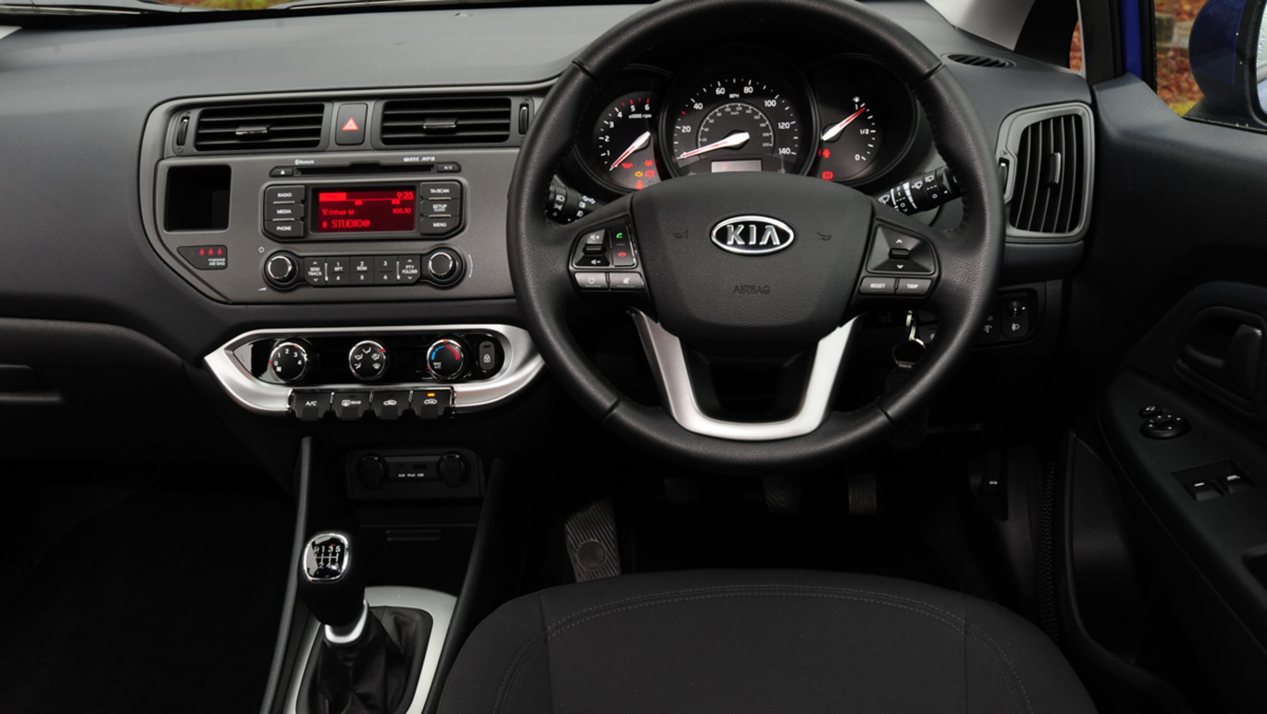 Kia Rio 1.1 CRDi 1 pictures | Auto Express