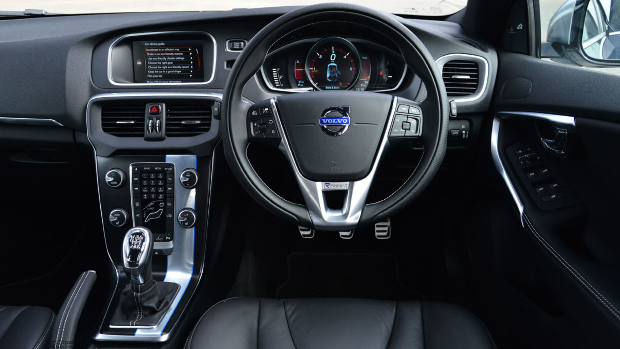 Volvo V40 R-Design - pictures | Auto Express