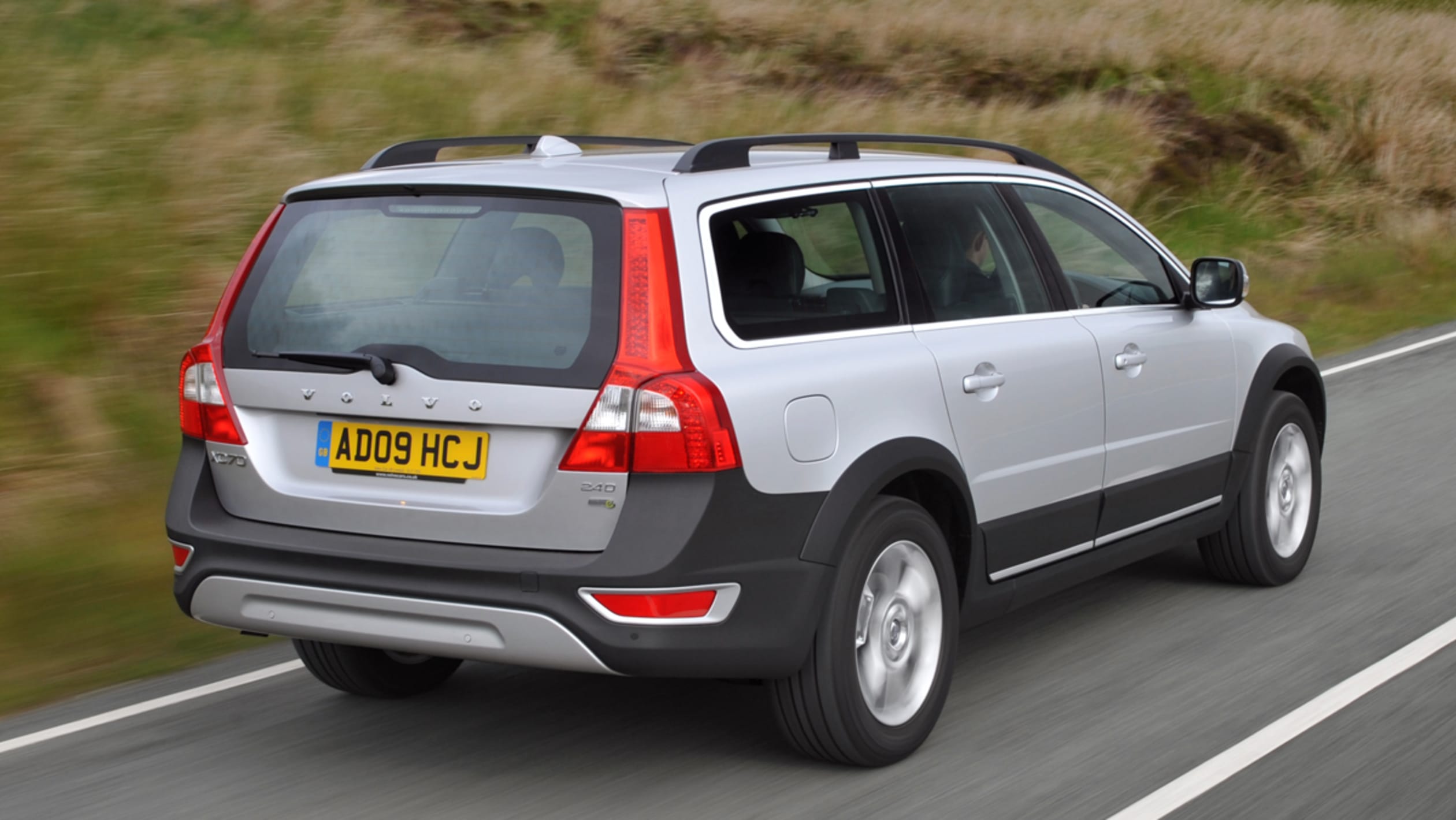 Volvo XC70 - Pictures | Auto Express