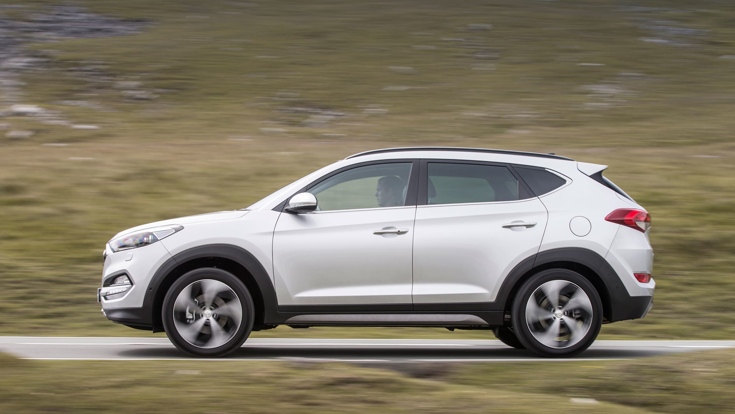 New Hyundai Tucson 2015 review - pictures | Auto Express