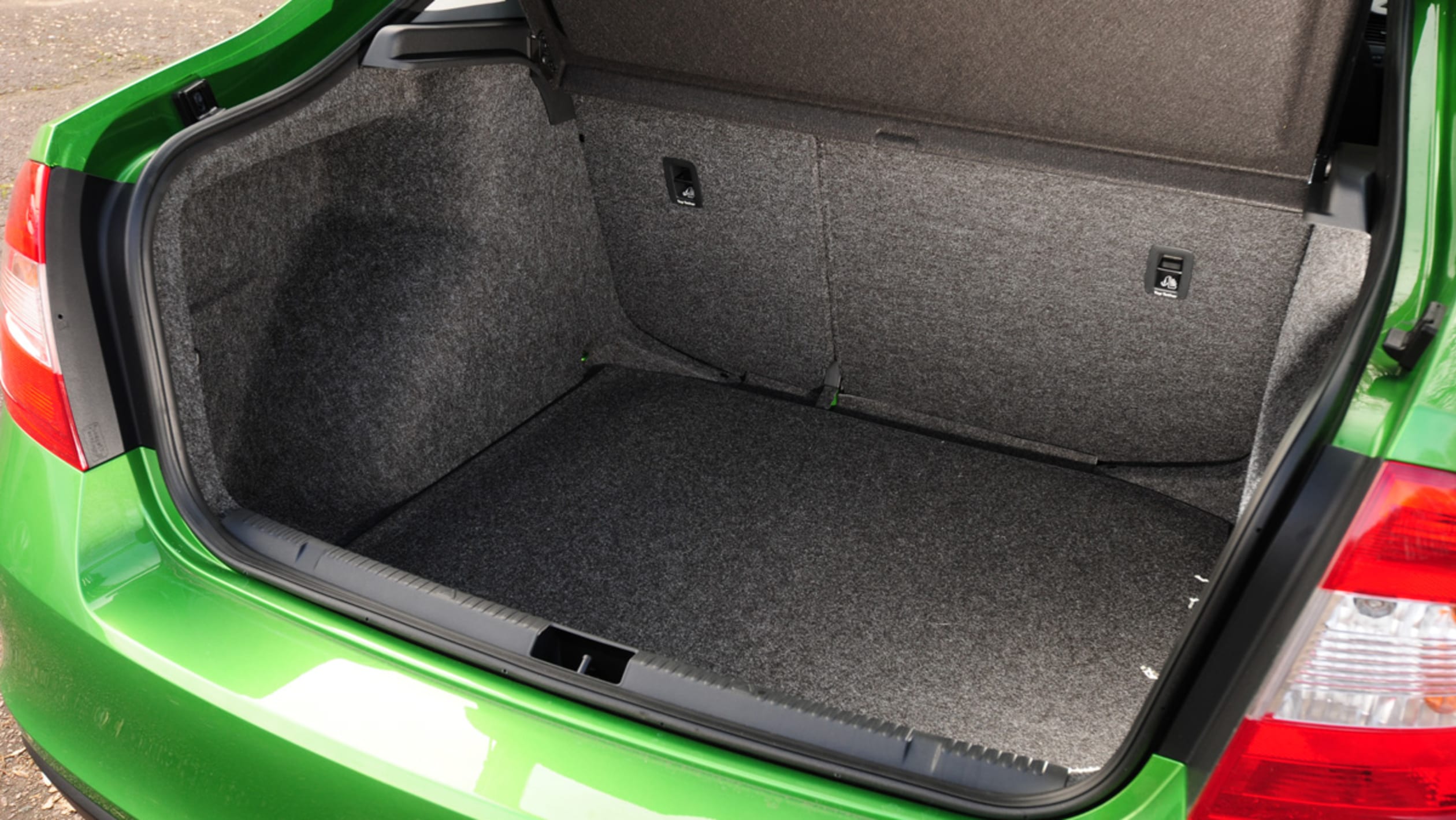 Skoda Rapid 1.2 TSI SE pictures | Auto Express