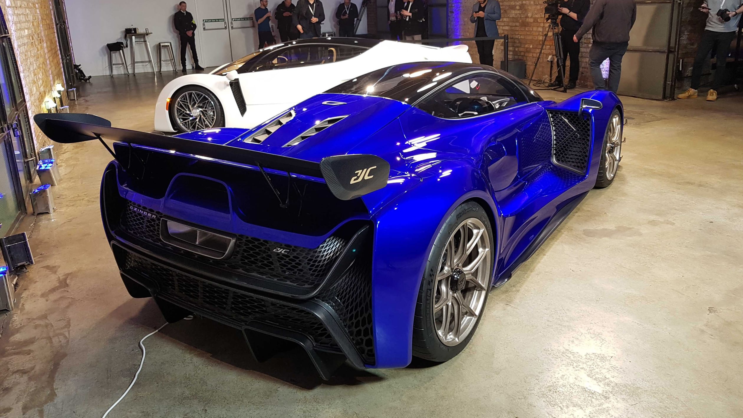New 1,233bhp Czinger 21C hypercar revealed in London - pictures | Auto ...