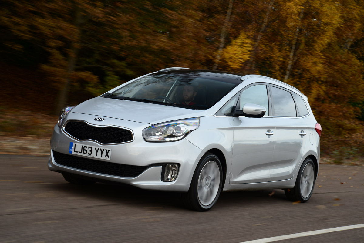 Kia Carens review | Auto Express