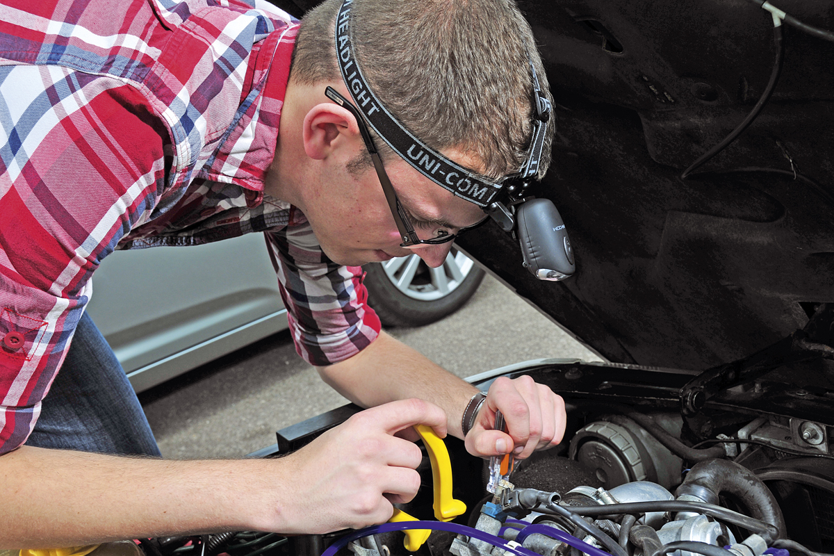 Uni-com Wind-up Head Torch | Auto Express