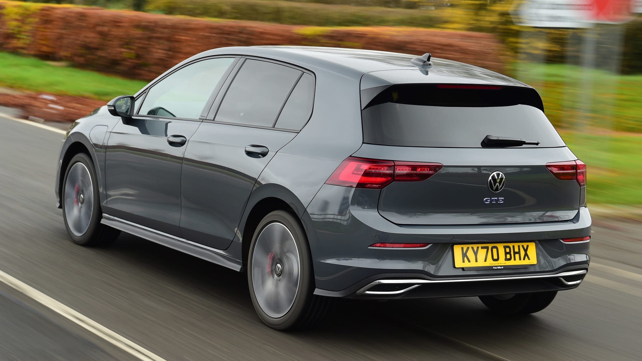 New Volkswagen Golf GTE 2020 review | Auto Express